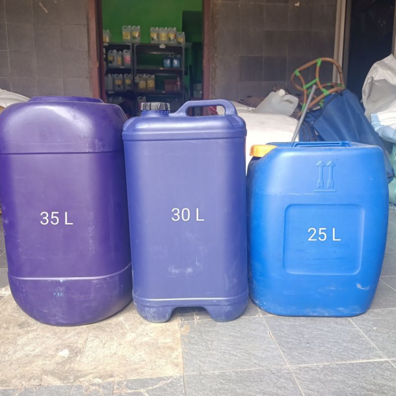 Jual Jerigen Bekas 25 Liter s.d 35 Liter Masih Bagus Kotor Belum Dicuci ...