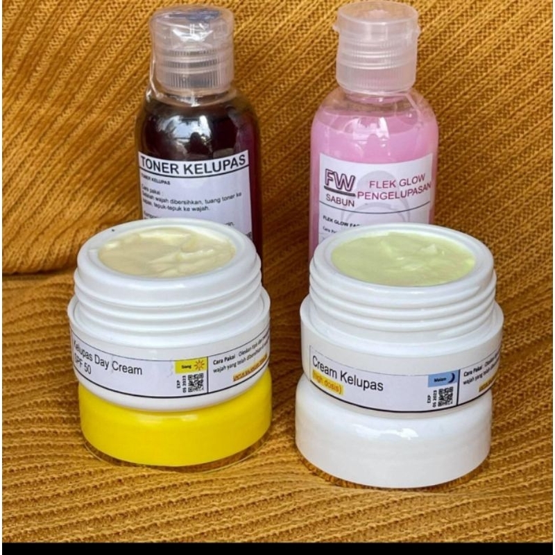 Jual PAKET WHITENING FLEK KELUPAS / CREAM SM KELUPAS / TONER KELUPAS ...