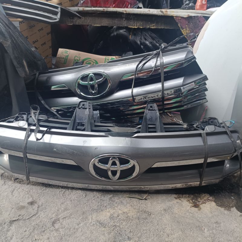 Jual gril grill innova reborn 2016 sampai 2020 original siap pakai aja ...