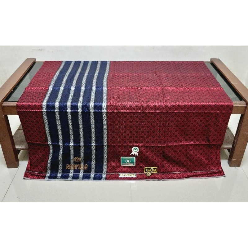 Jual SARUNG TENUN SUTRA SAMARINDA RAJA MULIA 420 EXCLUSIVE FULL SUTRA ...