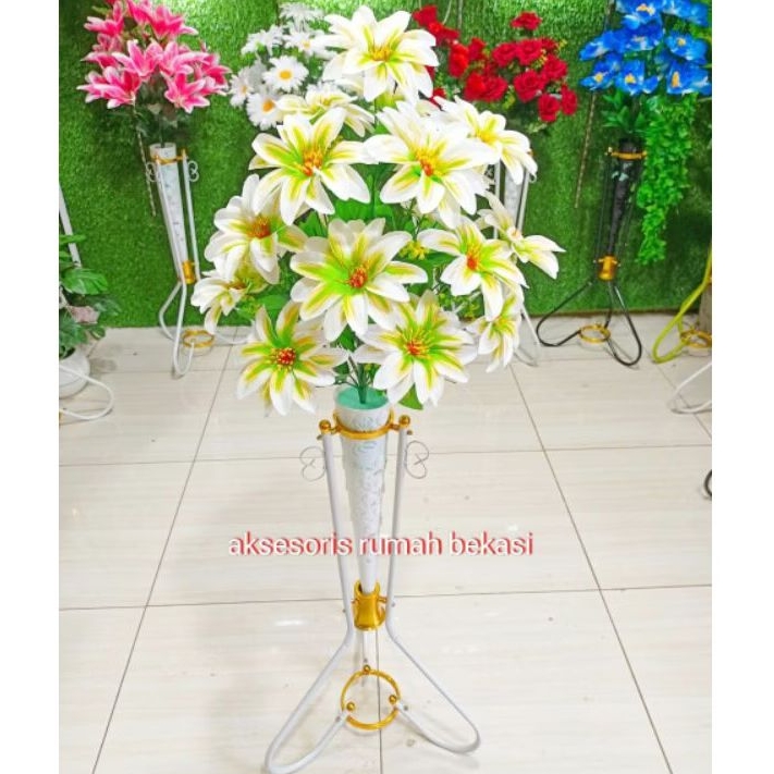Jual BUNGA SUDUT KAMBOJA ARTIFICIAL 18 TANGKAI DENGAN POT STANDING BESI ...