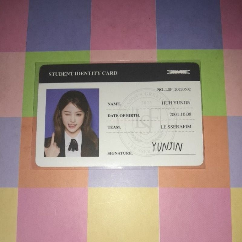 Jual [BOOKED] Official id card yunjin le sserafim only | Shopee Indonesia