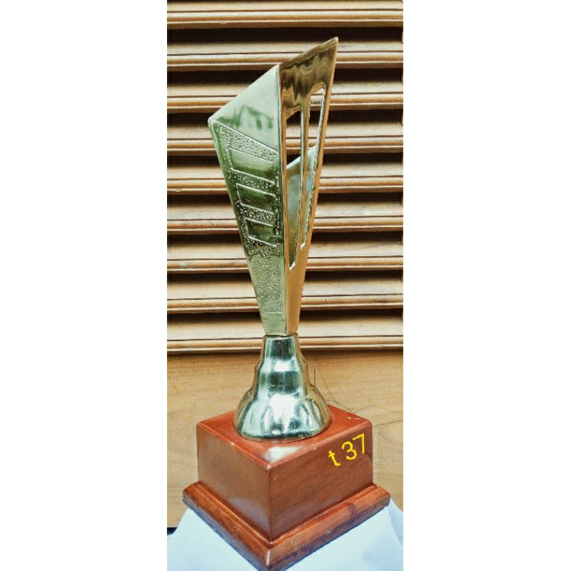 Jual Tropi/piala logam motif obor new | Shopee Indonesia