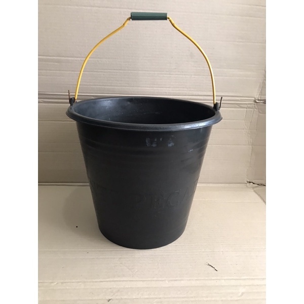 Jual Baskom Ember Timba Cor Air Hitam Gagang Anti Pecah 26L BATAM ...