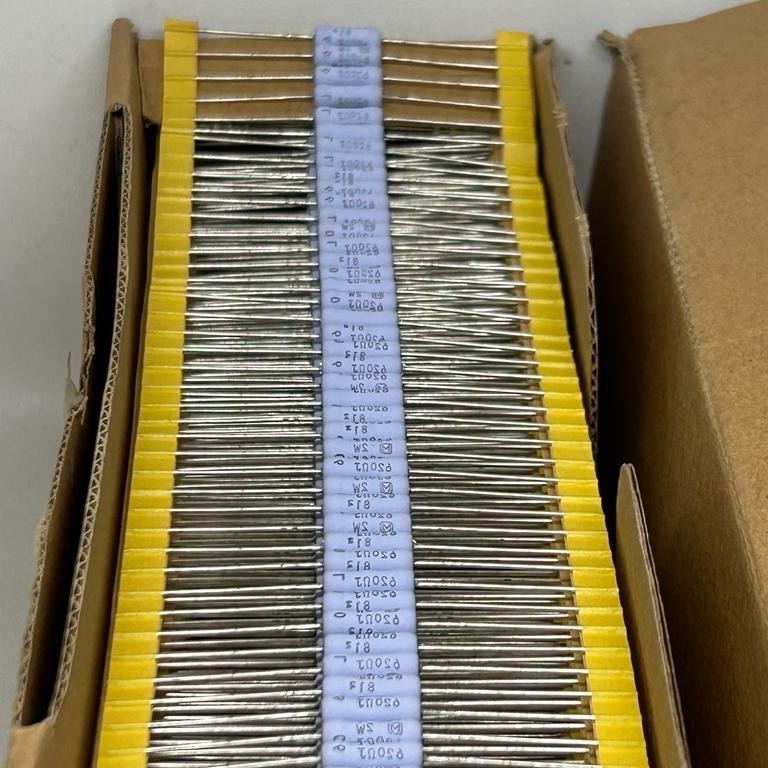 Jual resistor 620R 620 ohm 2watt 2 watt MATSUSHITA pengganti 680 ohm ...