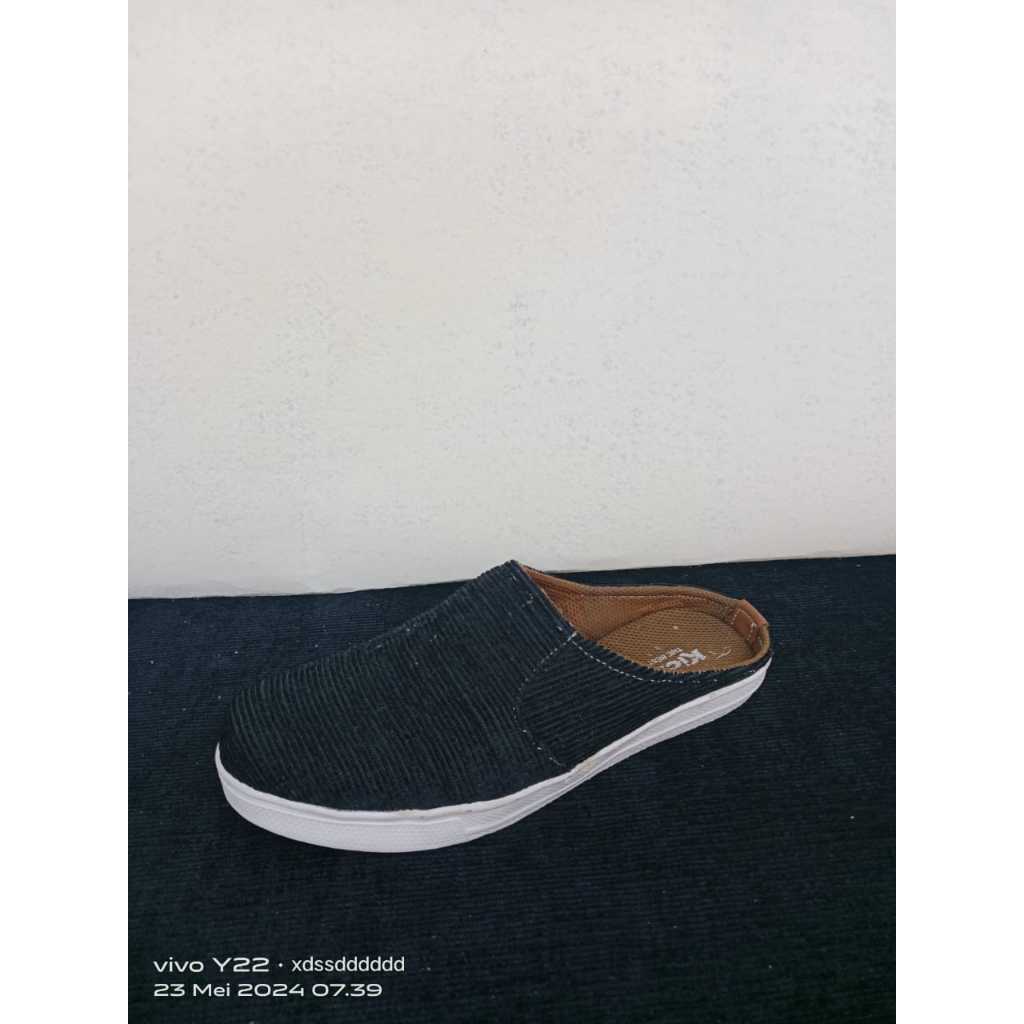 Jual Sandal Selop Pria Kasual Polos Hitam/Sandal Pria Bustong Kualitas ...