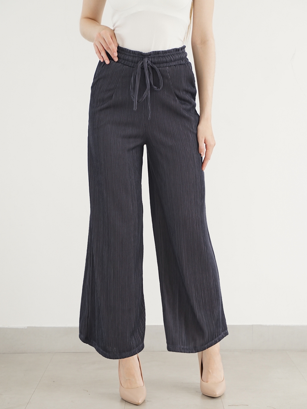 Jual HaymeeIDN - Lula Pleats Culotte Pants / Celana Plisket / Celana Kulot Highwaist | Shopee ...