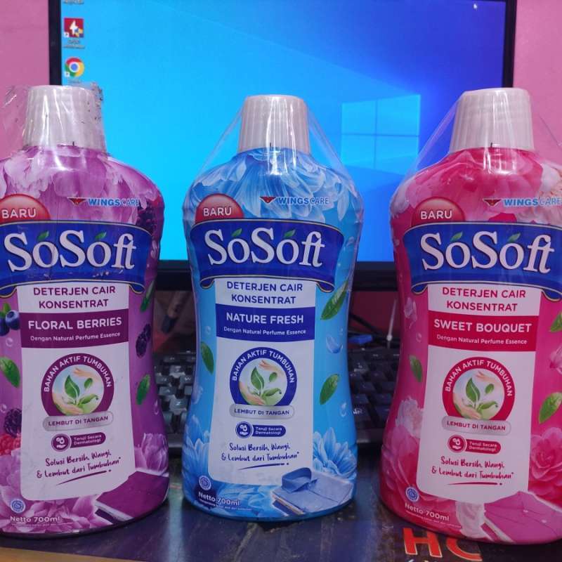 Jual Sosoft Deterjen Cair Kemasan Botol 700 ML | Shopee Indonesia