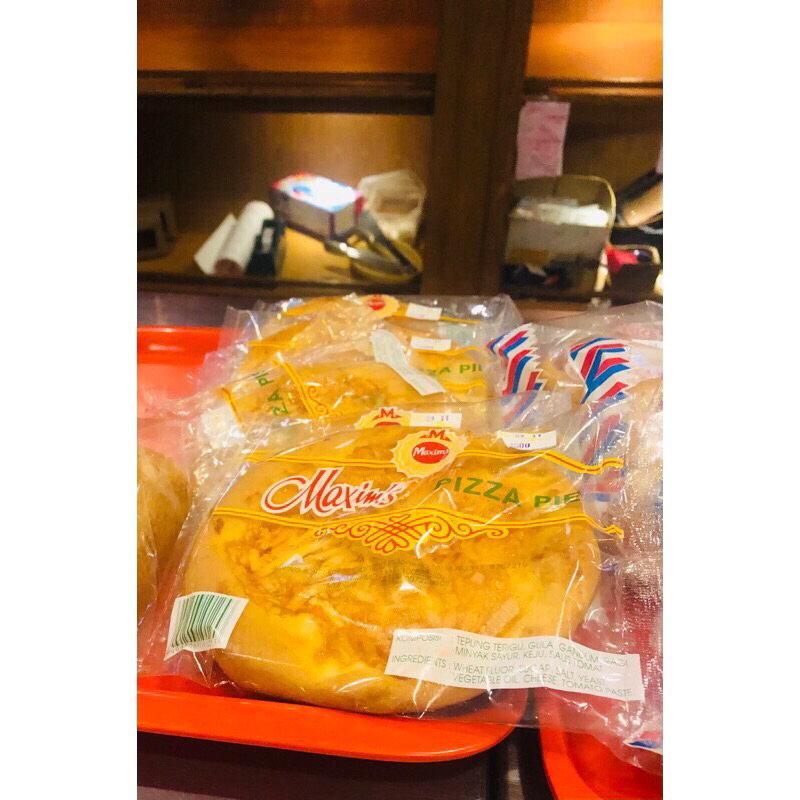 Jual Roti PIZZA PIE MAXIM’S per 5 pcs Kue Legend Merk MAXIM Enak Banget ...