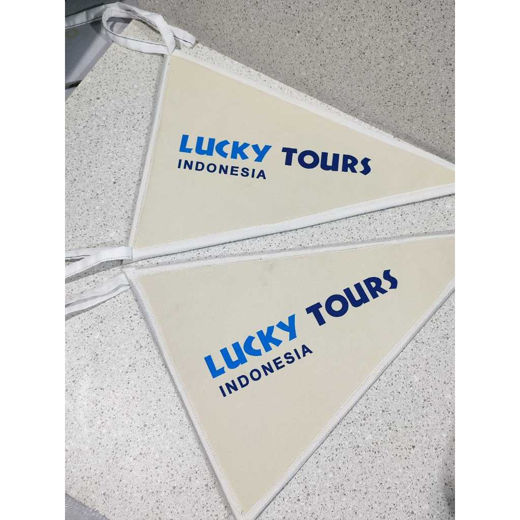 Jual Bendera Tour Travel Segitiga / Custom Bendera Travel Guide 2 Sisi ...