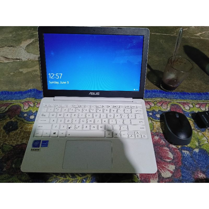 Jual Asus e203 NAH | Shopee Indonesia