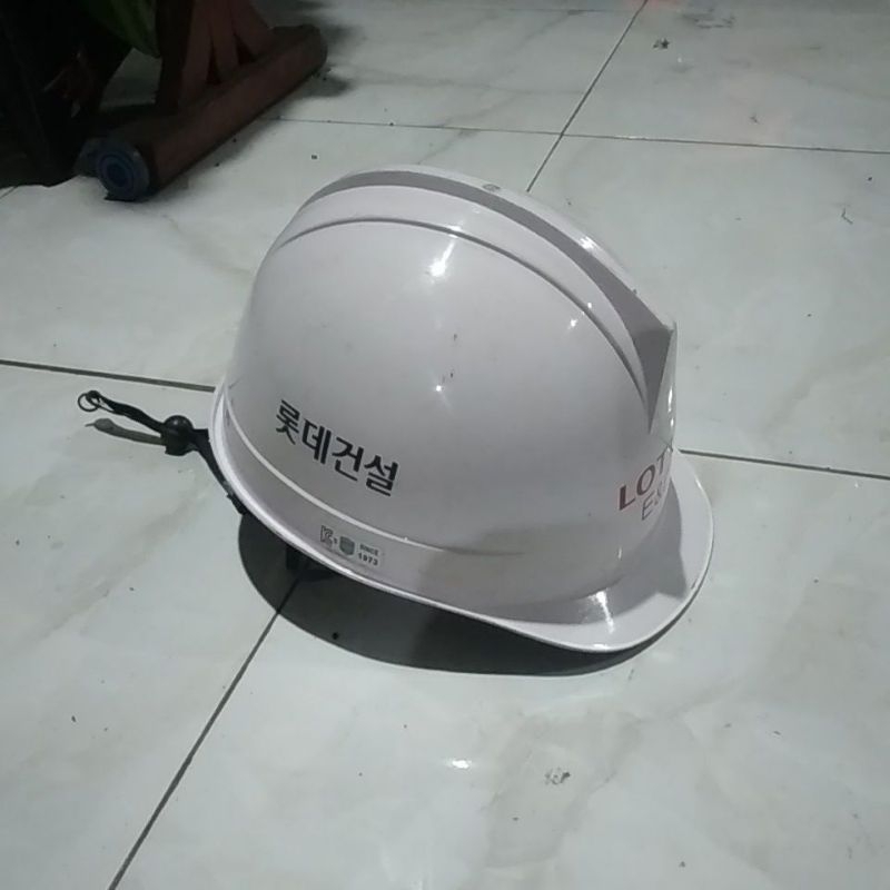 Jual helm helem proyek lotte safety bekas sangat layak pakai | Shopee ...