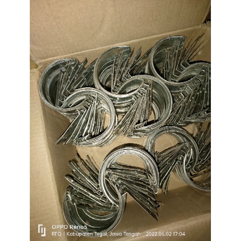 Jual 1 dus klem talang air besi oval u6 isi 100 pcs | Shopee Indonesia