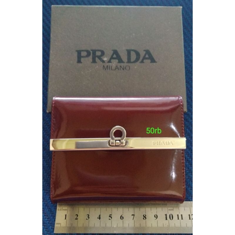 Jual dompet lipat kecil merk PRADA (NOT ORIGINAL) - code PDK1 | Shopee ...