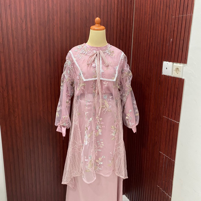 Jual NAOMI OUTER | TUNIC BRUKAT | OUTFIT WISUDA | BAJU WISUDA | OUTFIT ...