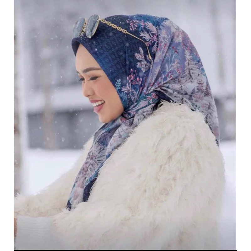 Jual BUTTONSCARVES HOLIDAY SERIES DEEP BLUE, BLUME JET SET, BLUME BLANC ...