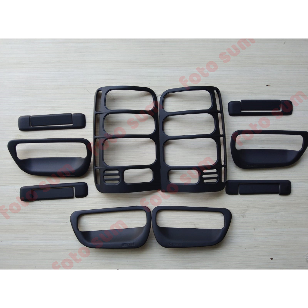Jual outer hendel Garnish Lampu Belakang Kijang Kapsul hitam satu set ...