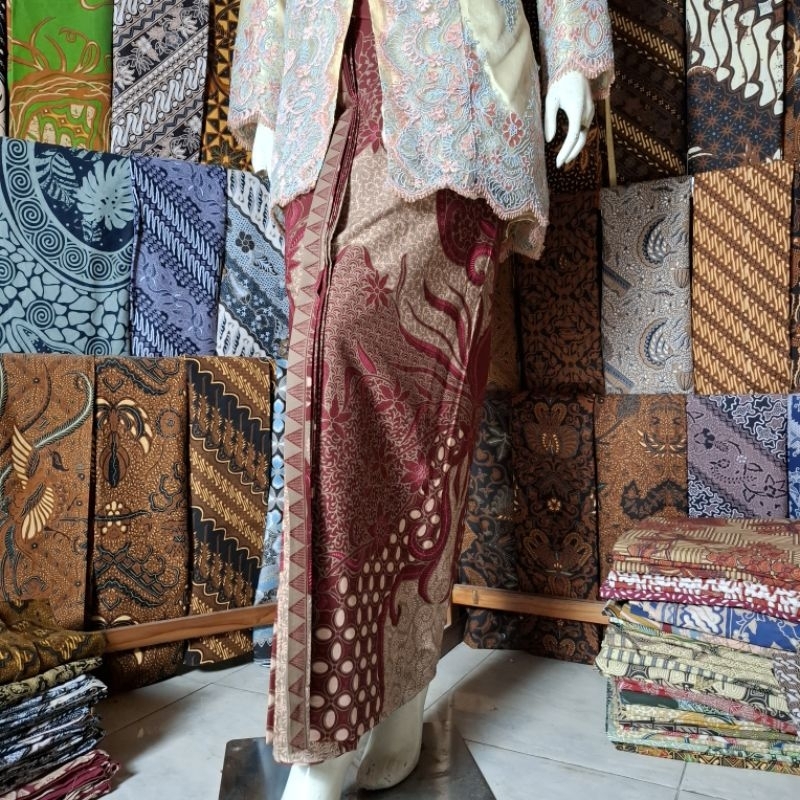 Jual Kain Batik dan Rok Instan Wiru Mahkota Bunga Kawung Merah Hati ...