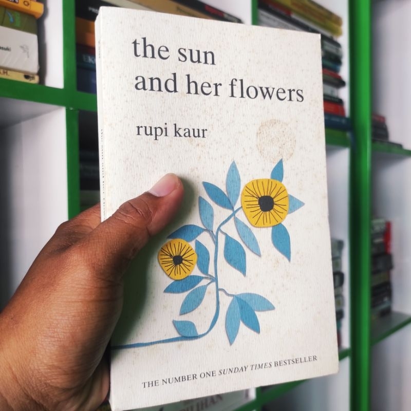 Jual (ori) buku the sun and her flowers - Rupi Kaur | Shopee Indonesia