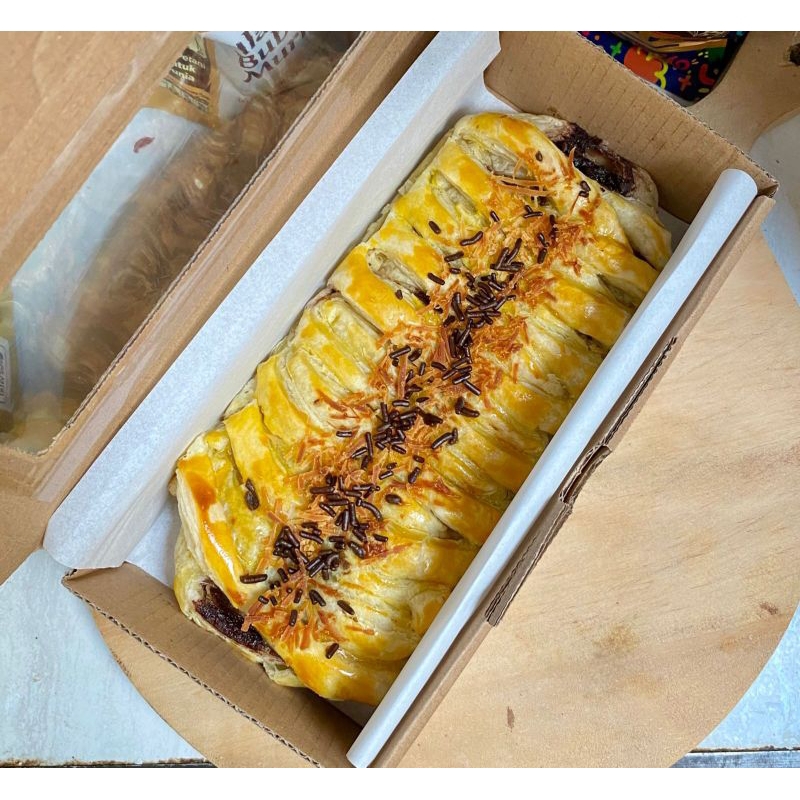 Jual Banana Strudle pisang coklat keju / chocban / choco cheese banana ...