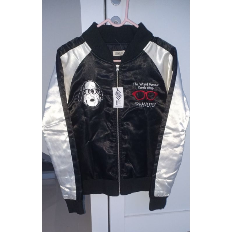Jual Peanuts Snoopy Patch Bomber Jacket (Preloved) | Shopee Indonesia