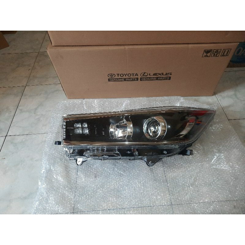 Jual Headlamp Lampu Depan All New Innova Reborn Venturer 2021 - 2022 ...