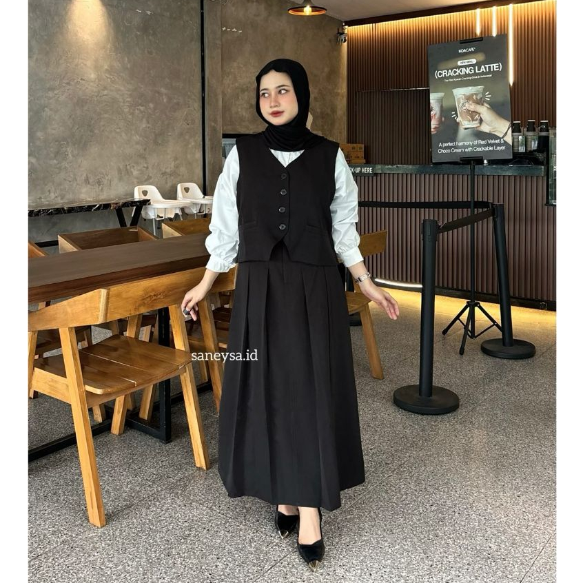 Jual Emma One Set Vintage - Setelan Vest Wanita - Rok Flare Wanita ...