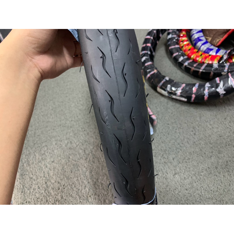 Jual ban Vee rubber 18 2.25 | Shopee Indonesia