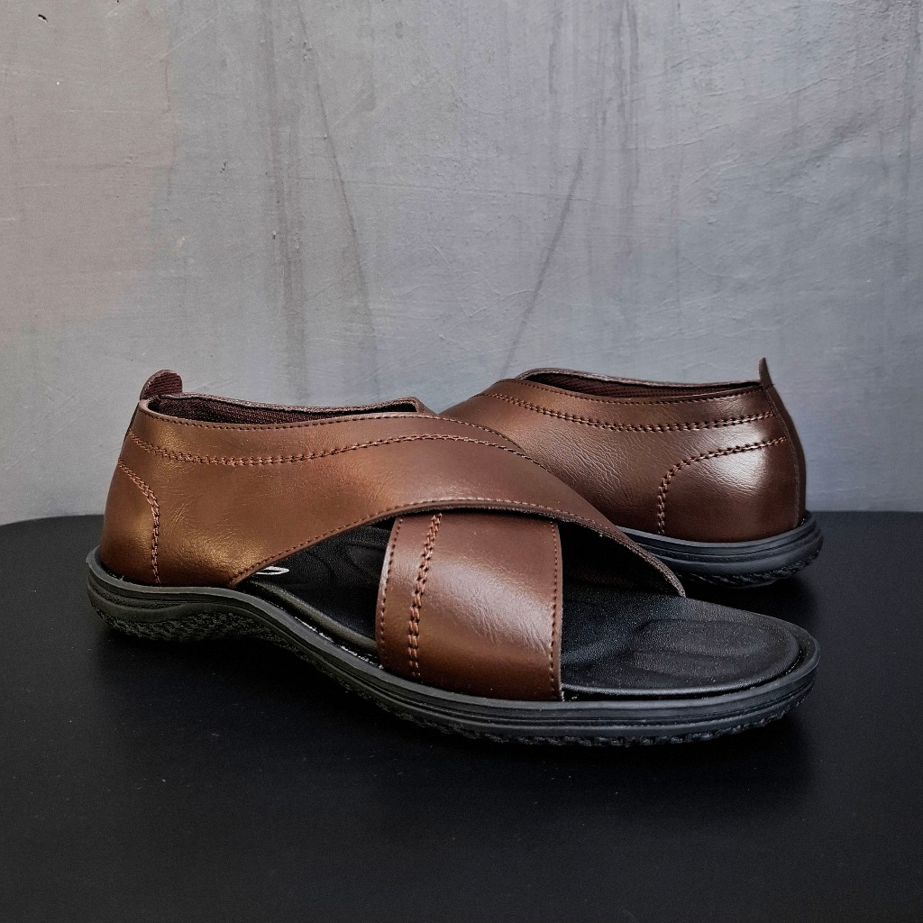 Jual Sepatu Sandal Pria Knip Slide Silang Kulit EG 90 Coklat Formal ...