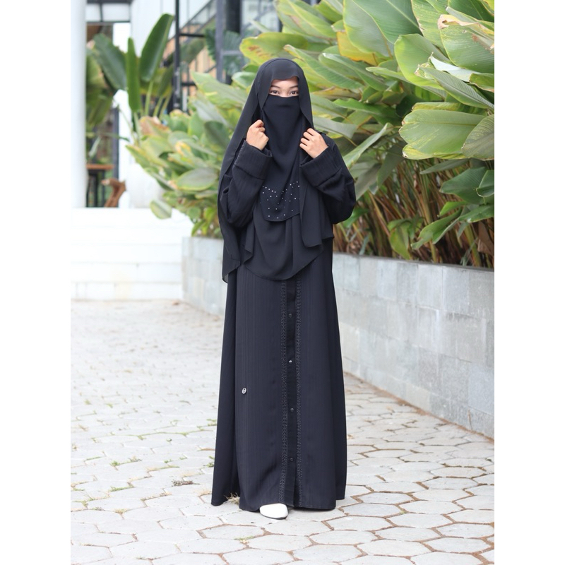 Jual Abaya hitam Flow | abaya outer | abaya kancing | Shopee Indonesia