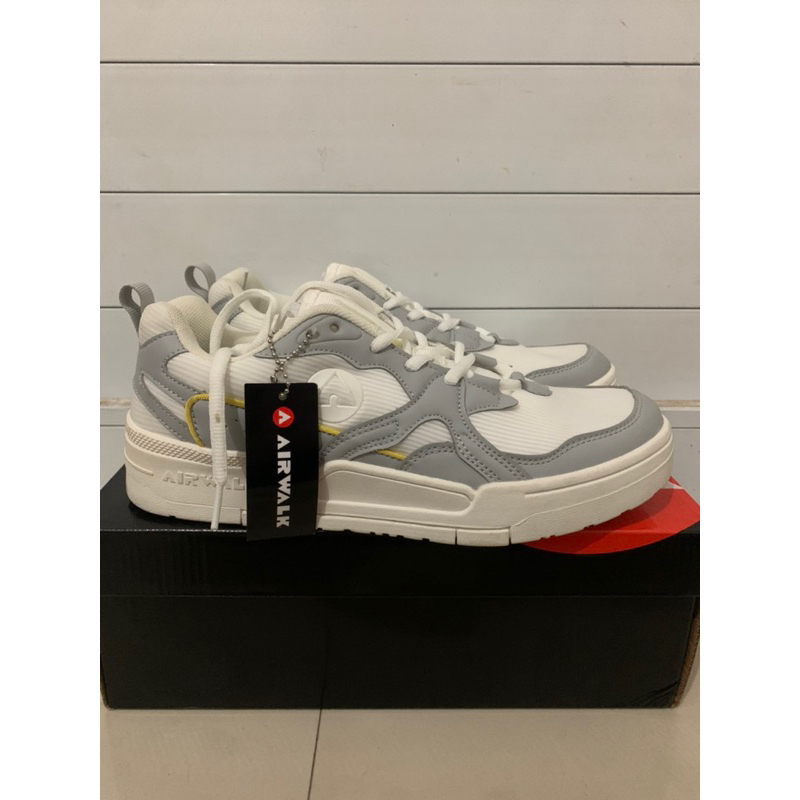 Jual Sepatu Sneakers Airwalk Original | Shopee Indonesia