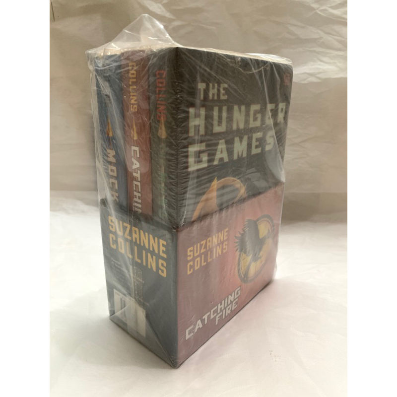 Jual The Hunger Games by Suzanne Collins Boxset SEGEL (3 buku: The ...
