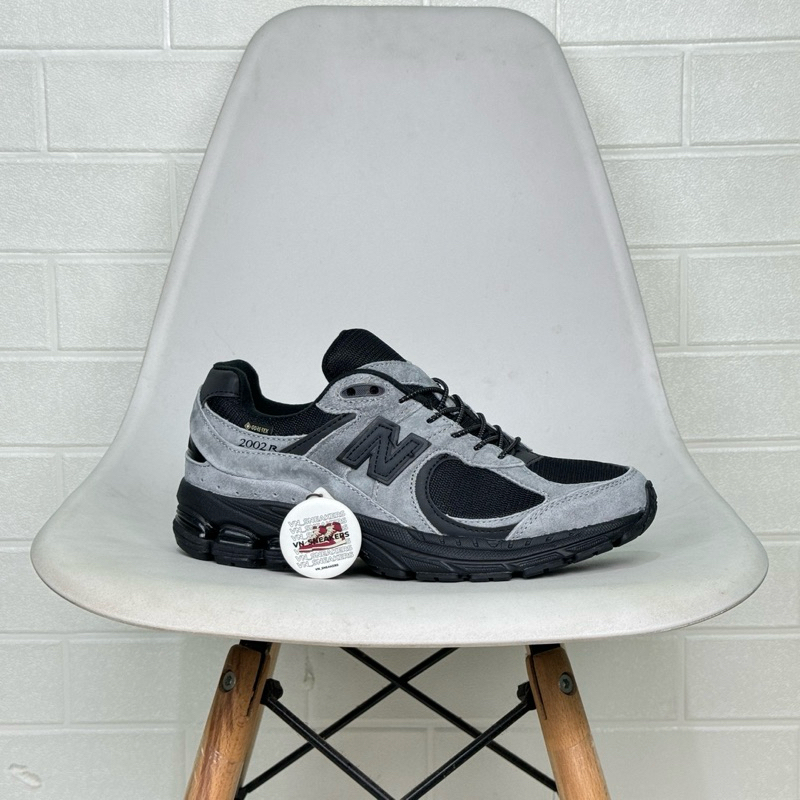 Jual Sepatu New Balance 2002r Gore-Tex x Jjjjound 'Charcoal' | Shopee ...