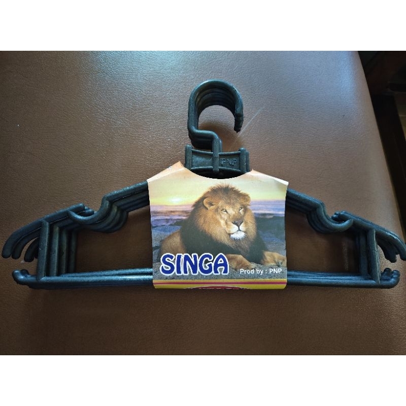 Jual HANGER PLASTIK HITAM MURAH/KASTOK HITAM ISI 6pcs | Shopee Indonesia