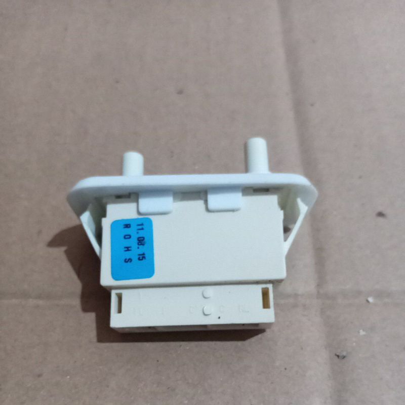 Jual switch saklar pintu kulkas double Sharp LG original PS 201 ...