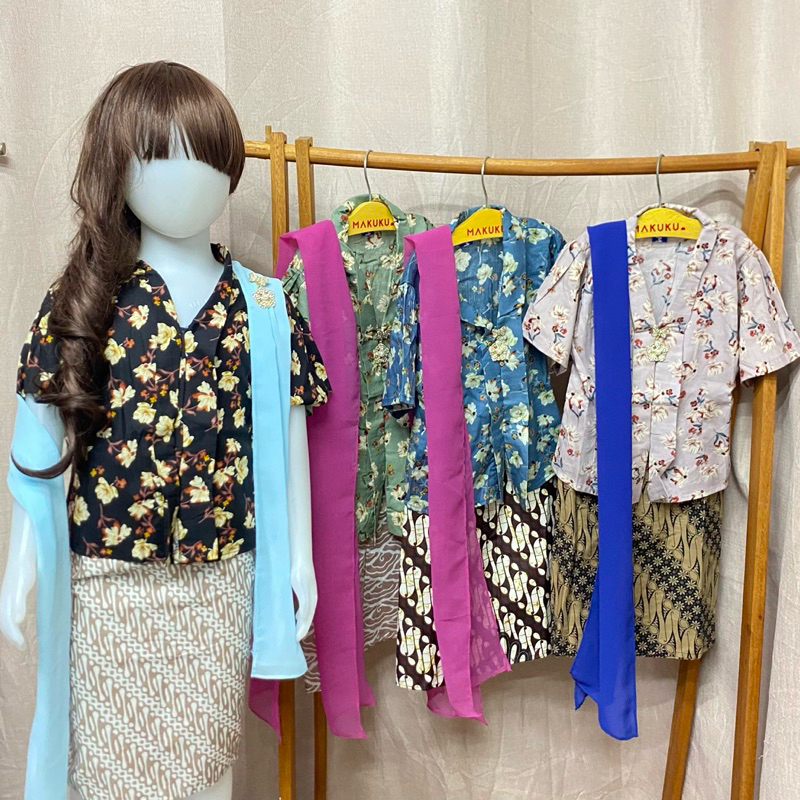 Jual BATIK COSTUME KEBAYA JAWA TENGAH MOTIF BUNGA CLASIK JADUL KATUN ...