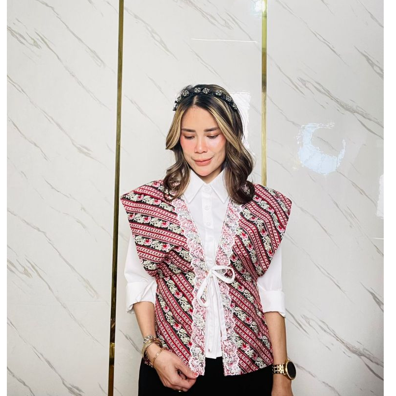 Jual Aish Klambi Outer Batik Cendana – Rompi Batik Wanita Elegan untuk ...