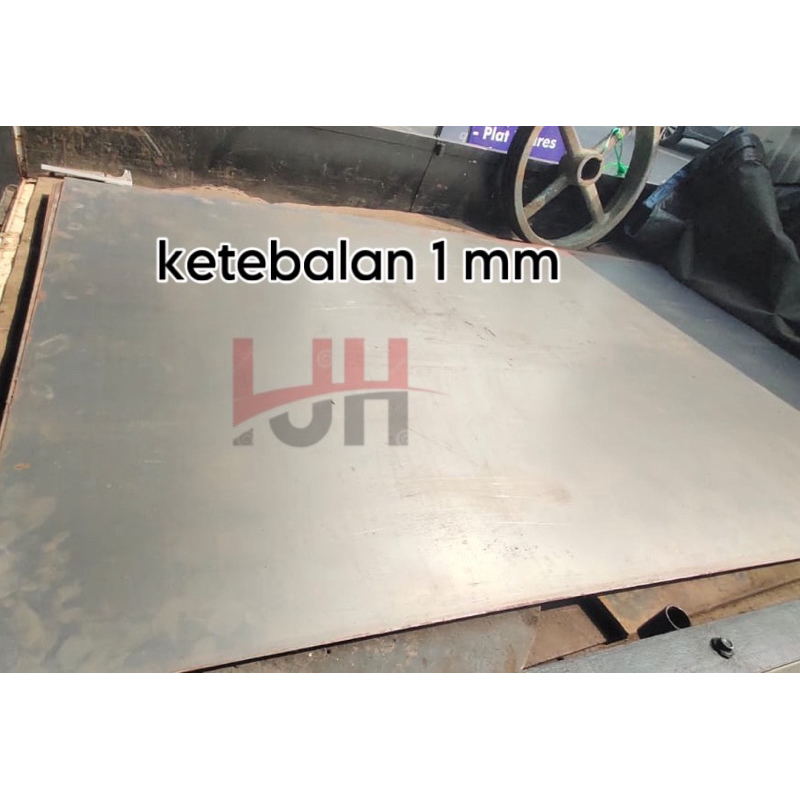 Jual Plat Besi Tebal 1 mm, Plat eser hitam . lebar mulai dari 60 cm. | Shopee Indonesia