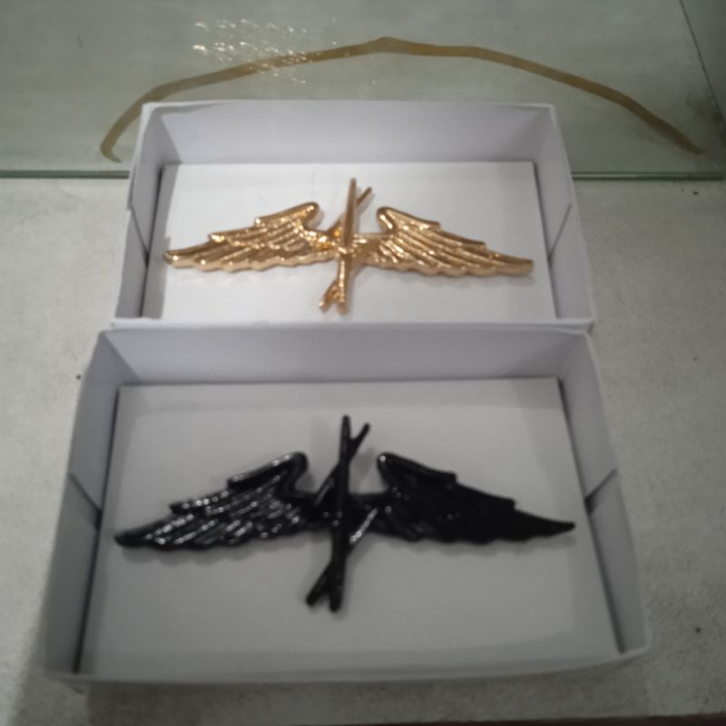 Jual brevet wing pin lancana gultor warna emas dan hitam | Shopee Indonesia