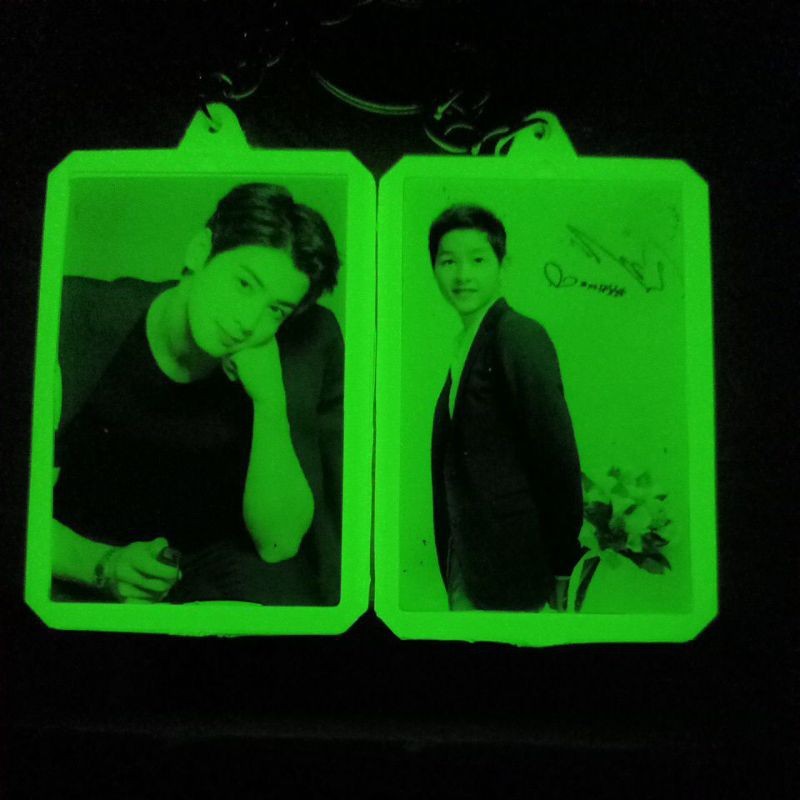 Jual GANTUNGAN KUNCI/GANCI INSERT PAPER KOTAK GLOW IN THE DARK | Shopee ...