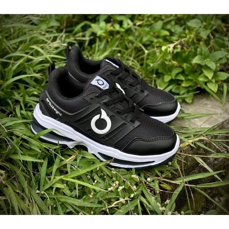 Jual Sepatu Running Ortus Sepatu Sekolah Hitam Putih Unisex | Shopee ...