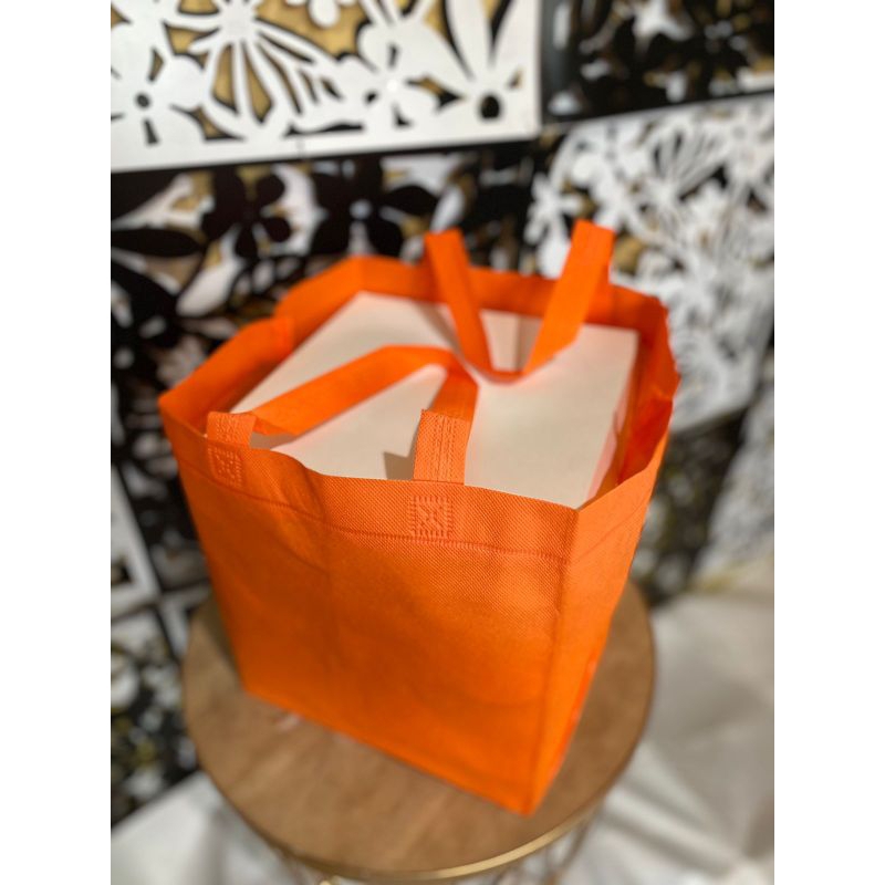 Jual (1 LUSIN = 12 PCS) TAS HAJATAN SPUNBOND 22x22 TINGGI 28 CM / GOODIE BAG / TAS HAJATAN SERUT ...