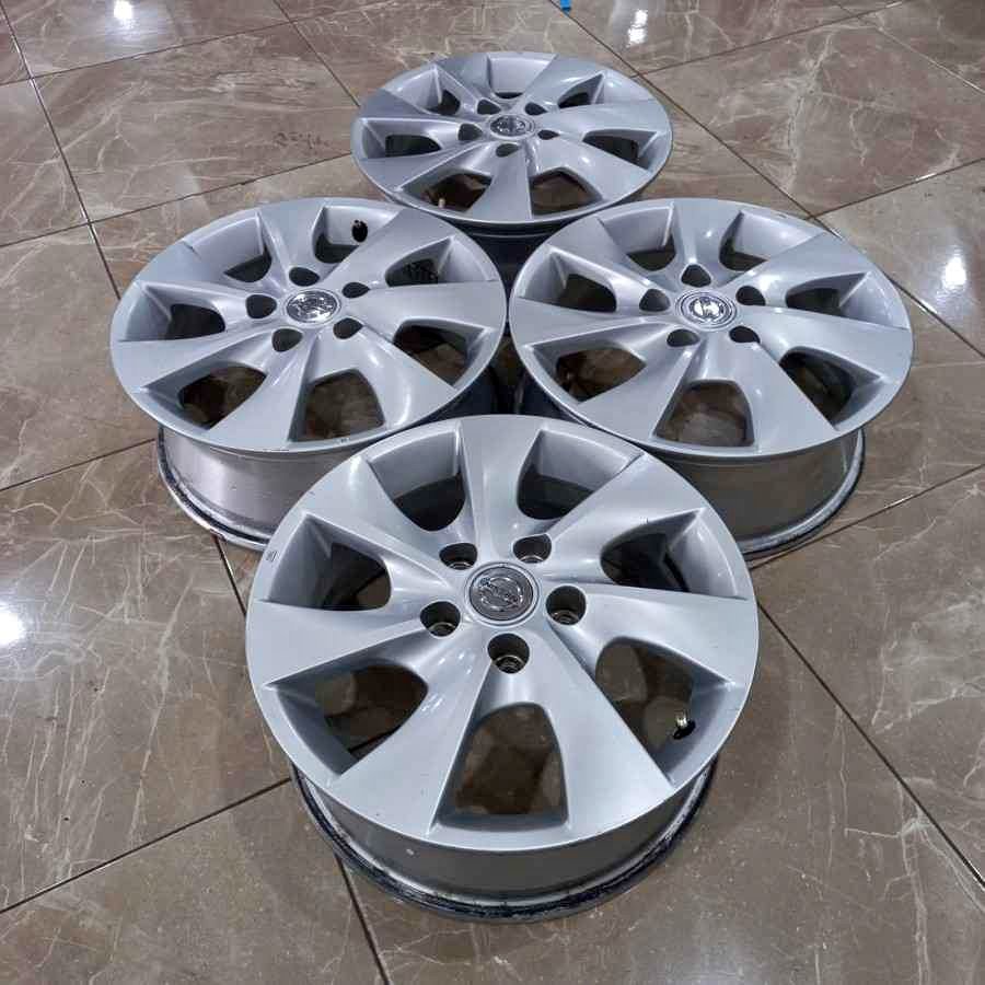 Jual Velg Mobil Bekas Standar SERENA R16 Grand Max Ertiga New Carry ...