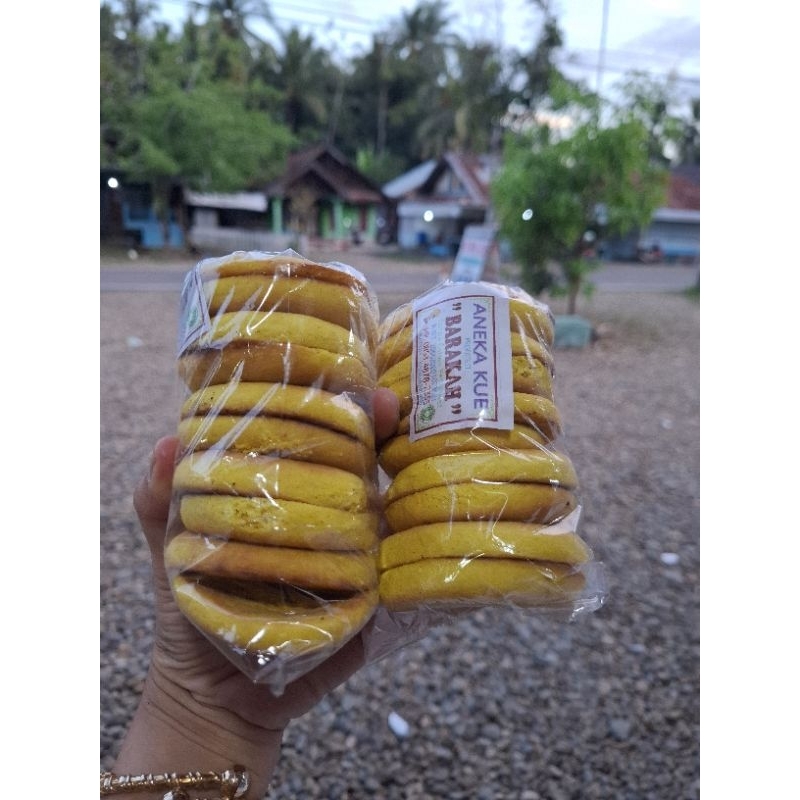 Jual Roti kuning Aneka Kue Barakah | Shopee Indonesia