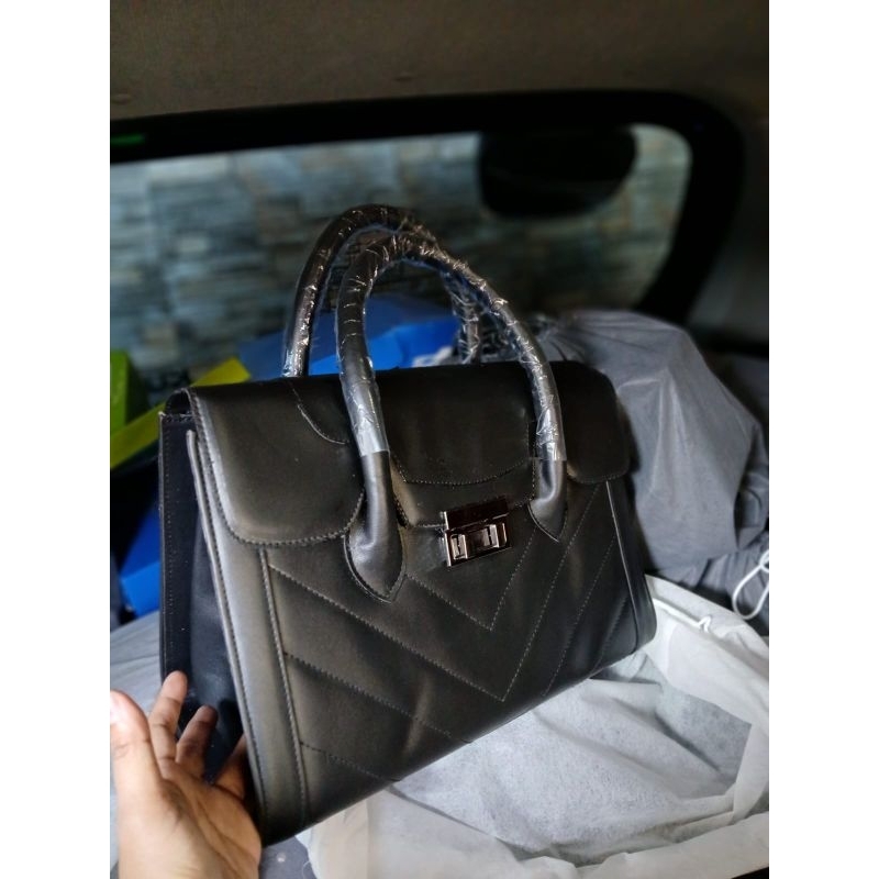 Jual tas bonia ysl.. logo magnet, kancing putar | Shopee Indonesia