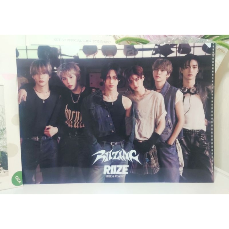 Jual [READY STOK] FOLDED POSTER A4 RIIZE "RIZING" | Shopee Indonesia