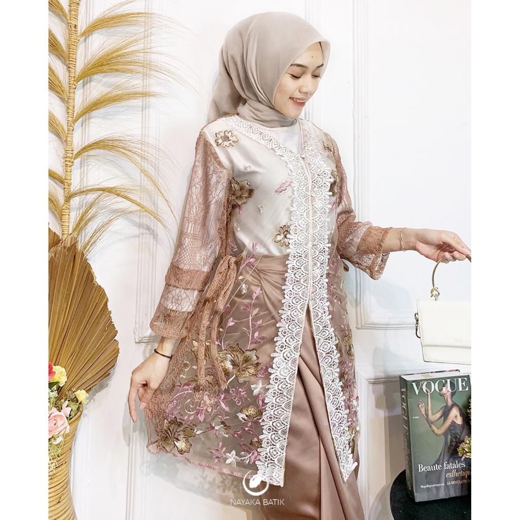 Jual [NEW ARRIVAL] NAYAKA BATIK - One Set Wanita Kekinian Maiza Tulle ...