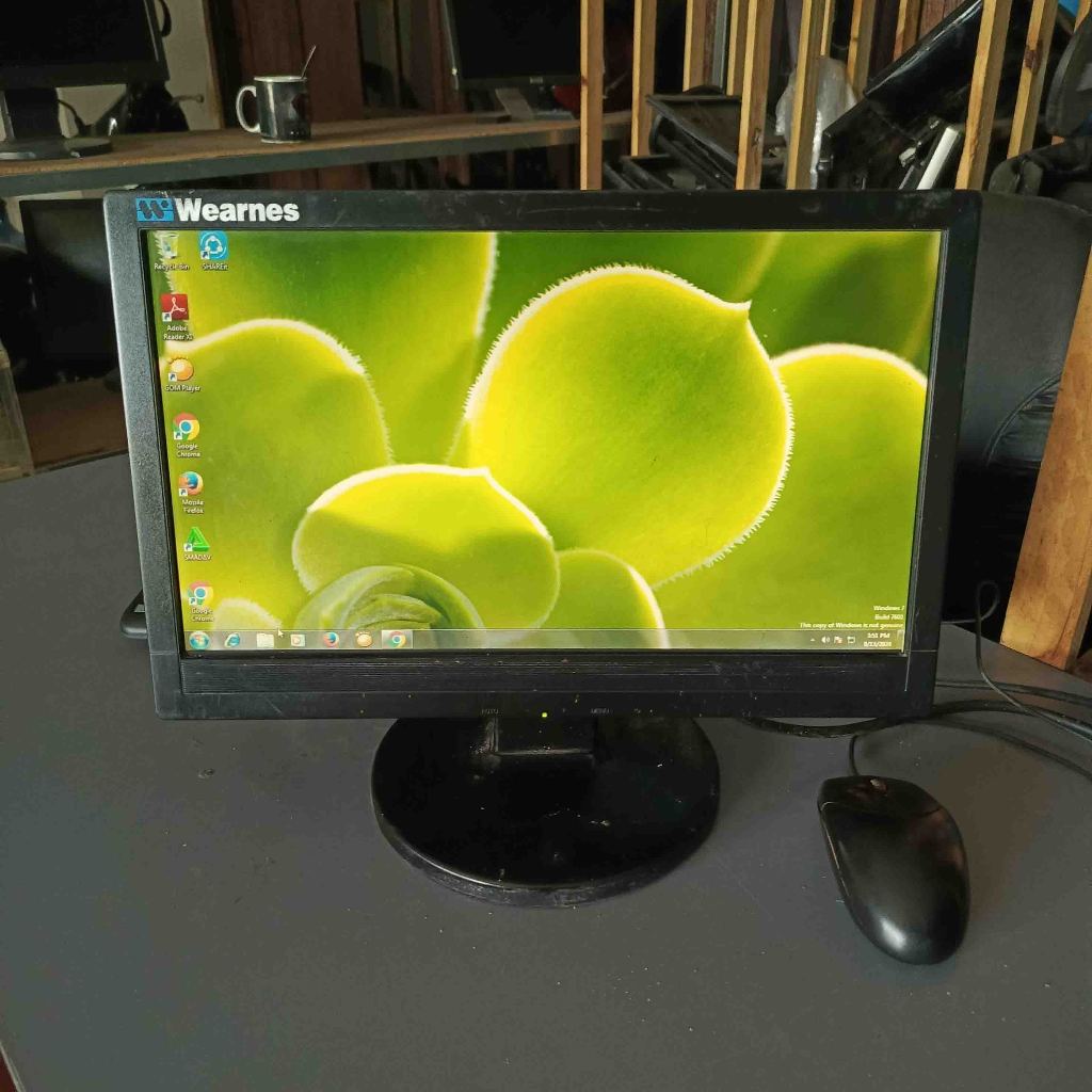 Jual Monitor Led Merk Wearnes Ukuran Layar 16 Inch Kondisi Bagus ...