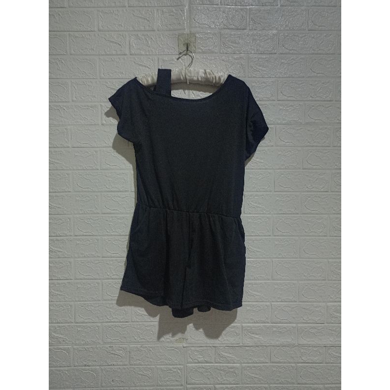 Jual Jumpsuit hitam kaos model tangan sebelah | Shopee Indonesia