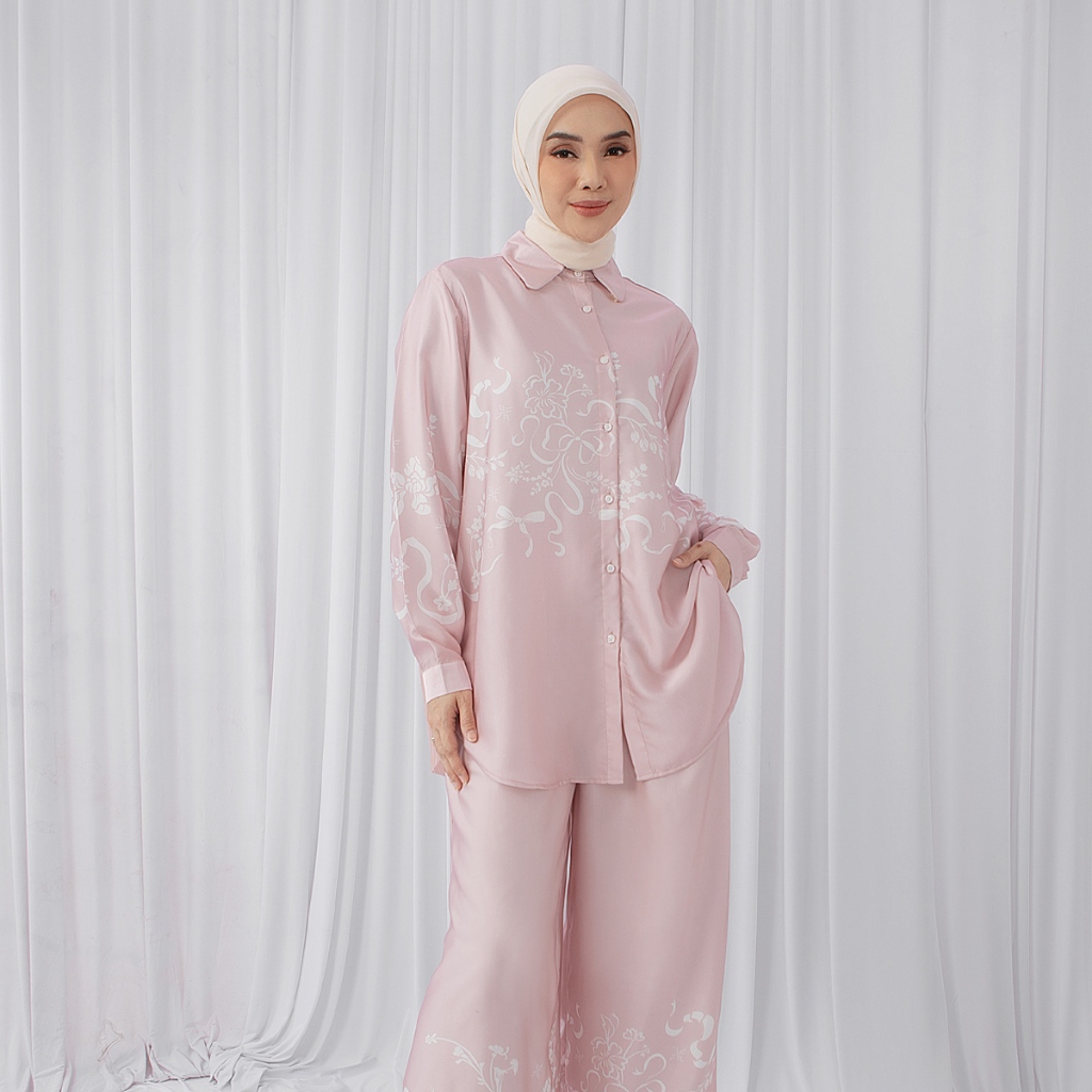 Jual HijabChic Tallyn Enchanted Pink Coquette Top - Kemeja Muslim ...